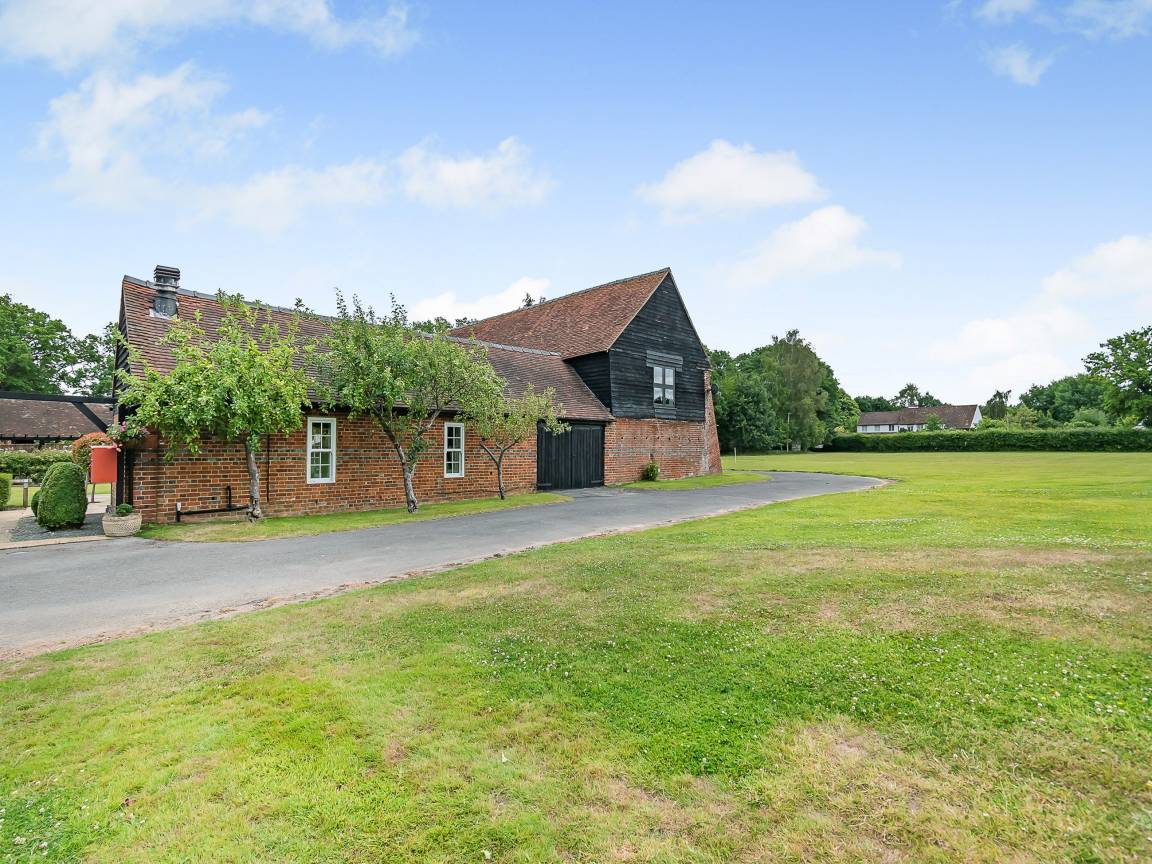 Cottage ∙ 2 Bedrooms ∙ 8 Guests - Guildford, UK