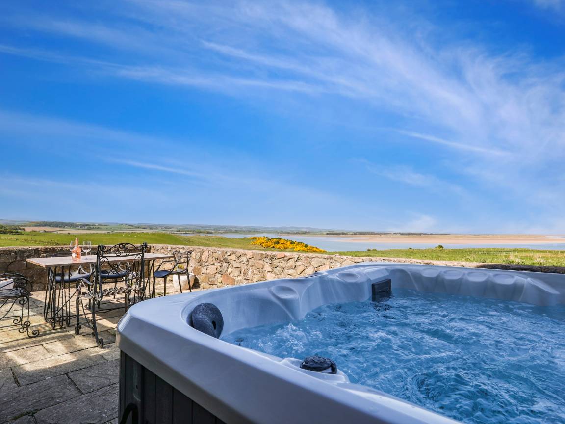 Cottage ∙ 4 Bedrooms ∙ 8 Guests - Bamburgh