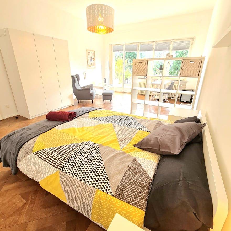 350 M² Private Room ∙ 1 Bedroom ∙ 1 Guest - Bonn