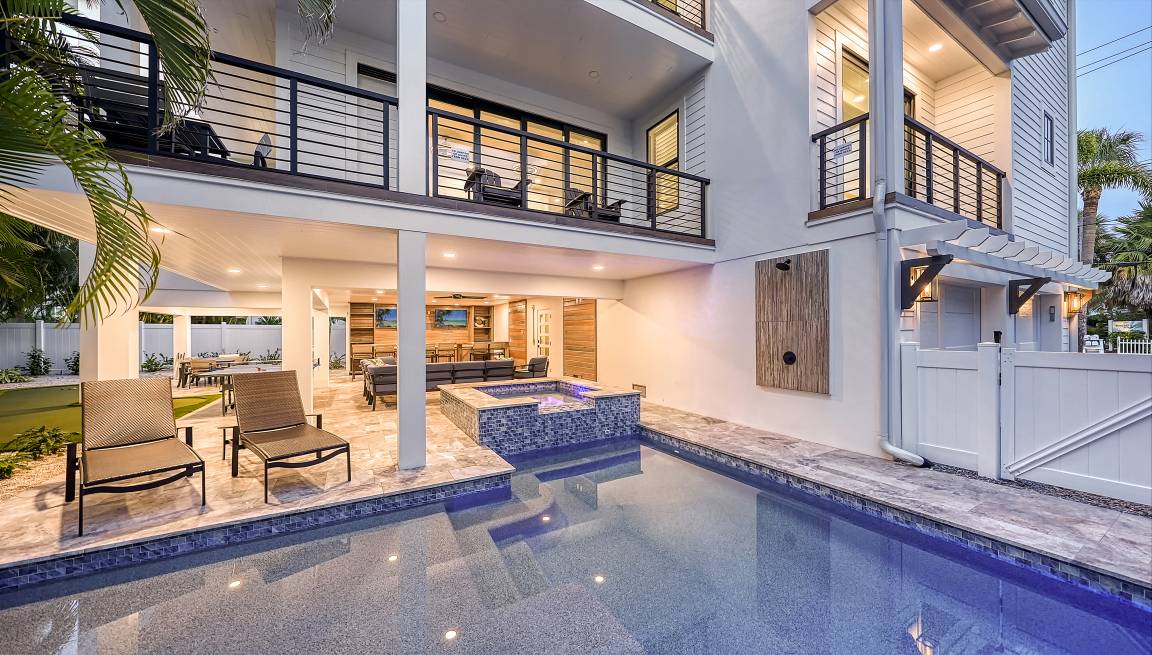 338 M² House ∙ 7 Bedrooms ∙ 16 Guests - Sarasota