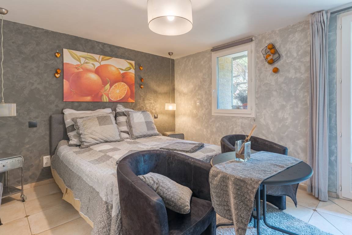 21 M² Bed And Breakfast ∙ 1 Bedroom ∙ 2 Guests - Lourmarin