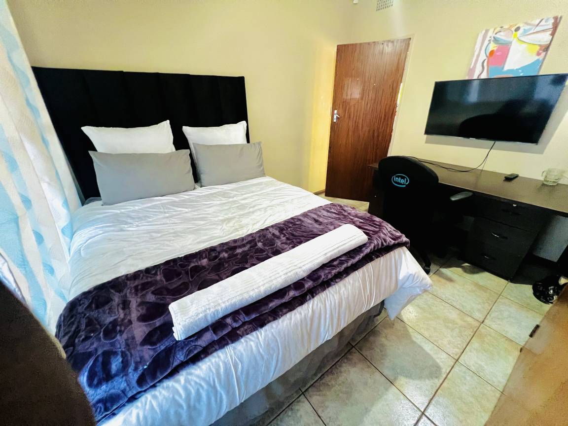 150 M² Private Room ∙ 1 Bedroom ∙ 2 Guests - Krugersdorp