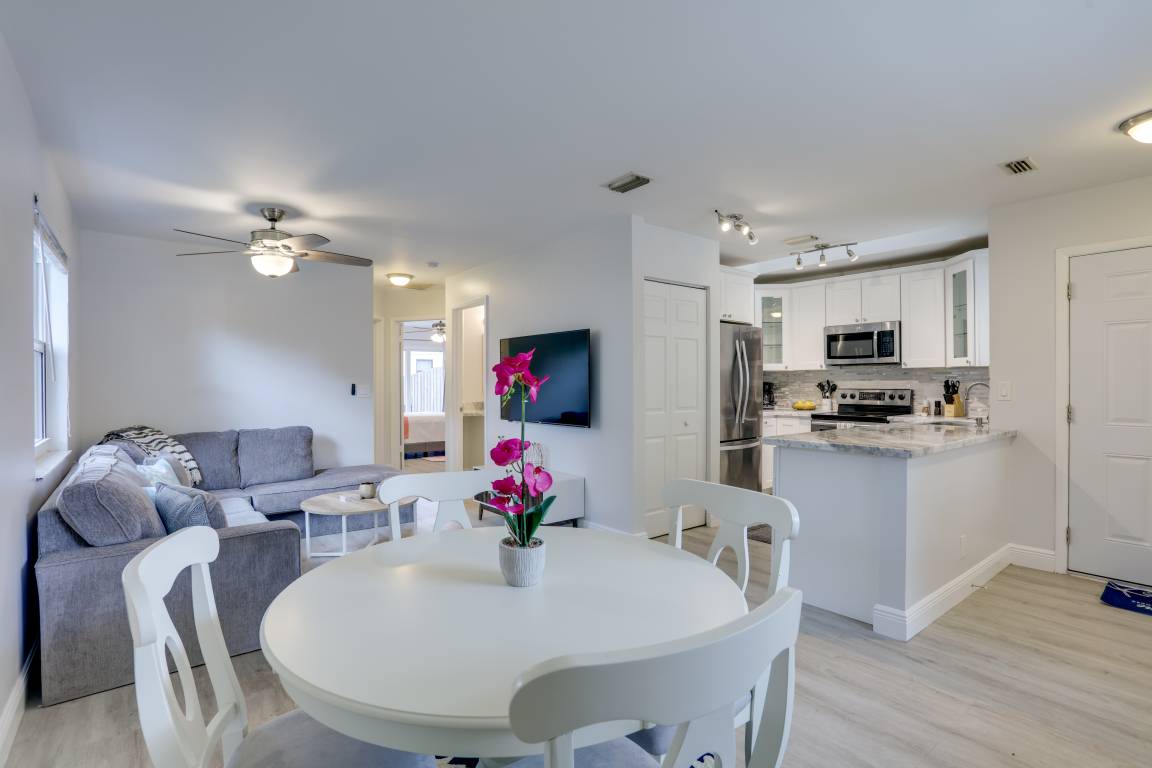 111 M² Apartment ∙ 2 Bedrooms ∙ 4 Guests - Jupiter, FL