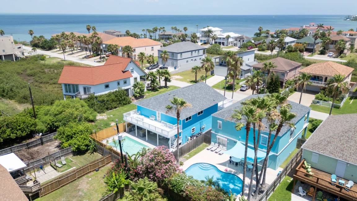 167 M² House ∙ 5 Bedrooms ∙ 20 Guests - South Padre Island