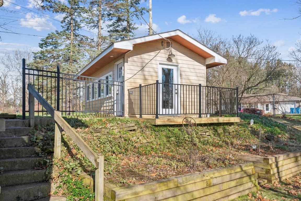 70 M² Studio Flat ∙ 1 Bedroom ∙ 2 Guests - Kalamazoo, MI