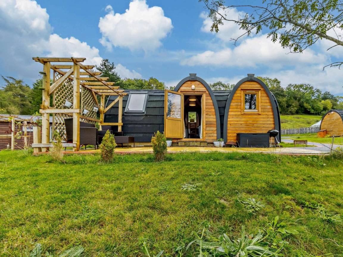 Cottage ∙ 2 Bedrooms ∙ 4 Guests - Staffordshire