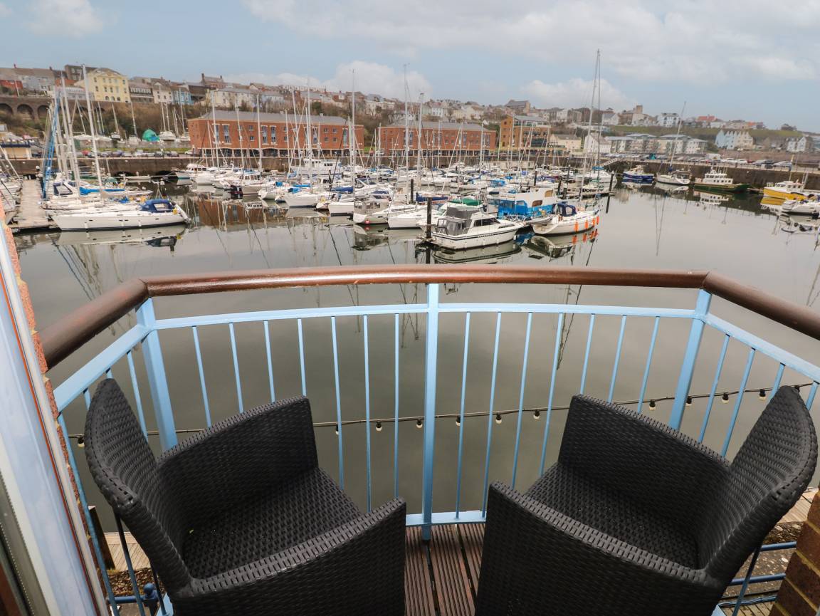 Cottage ∙ 2 Bedrooms ∙ 4 Guests - Milford Haven