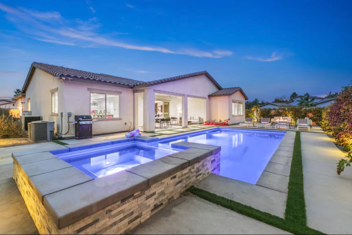 270 M² House ∙ 4 Bedrooms ∙ 8 Guests - Indio, CA