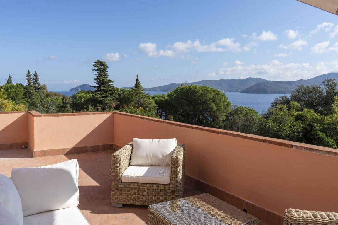 320 M² Villa ∙ 4 Habitaciones ∙ 10 Huéspedes - Isla de Elba