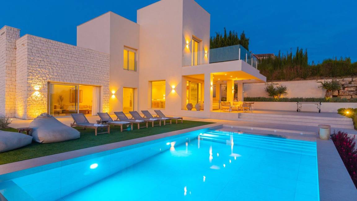 220 M² Ferienhaus ∙ 4 Schlafzimmer ∙ 8 Gäste - Antequera