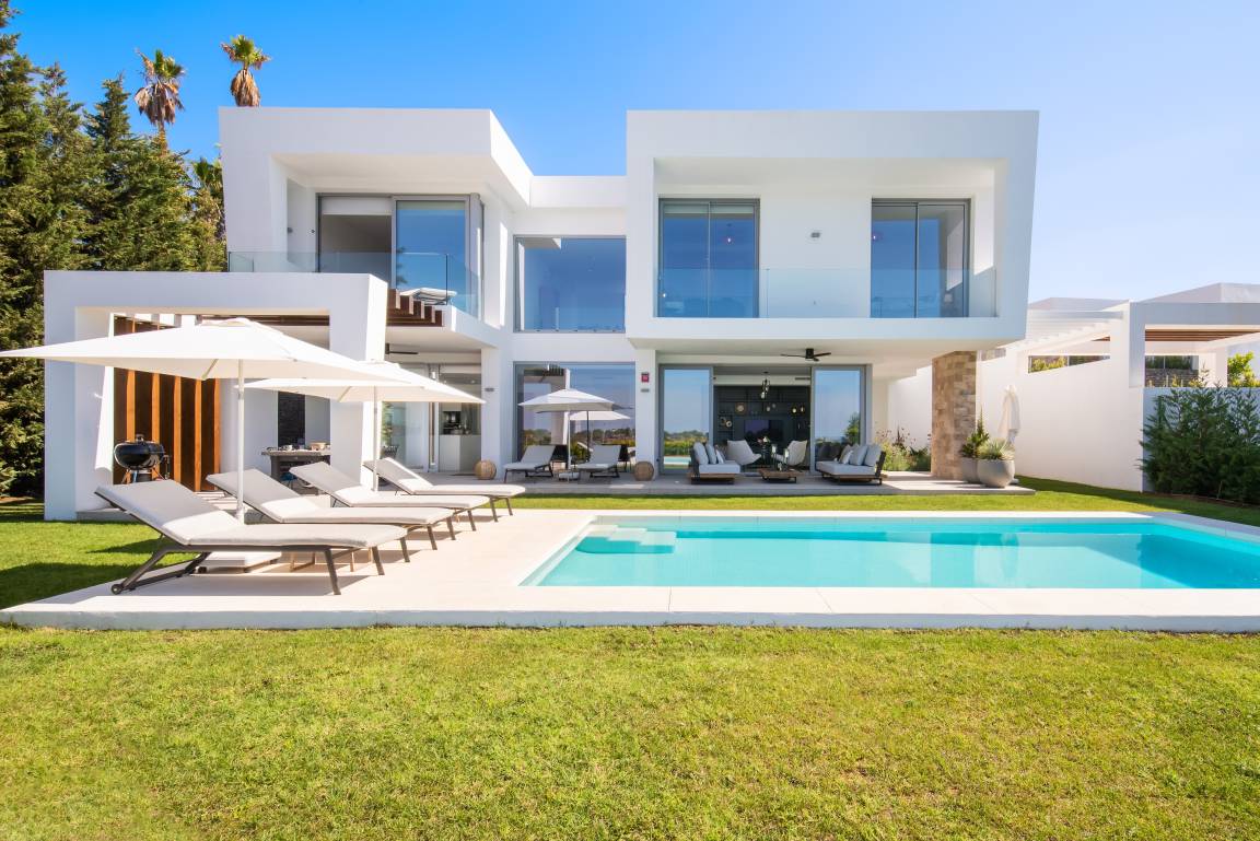 200 M² Villa ∙ 4 Schlafzimmer ∙ 8 Gäste - Ojén