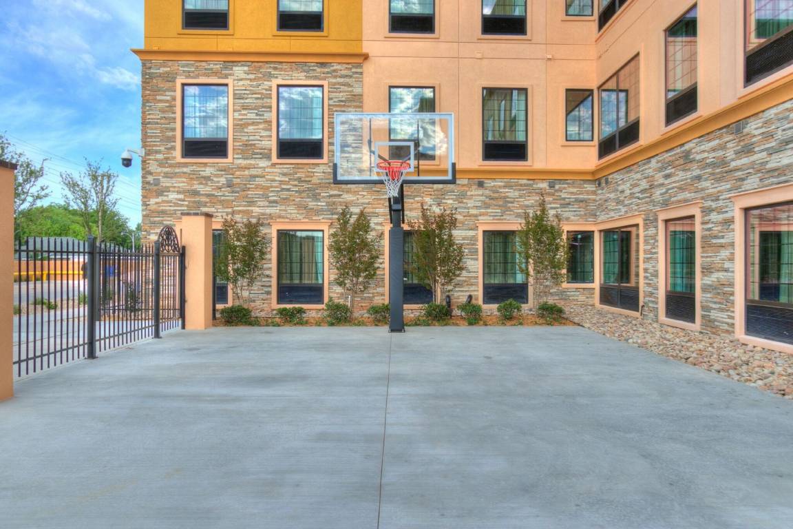 Condo ∙ 1 Bedroom ∙ 4 Guests - Lubbock, TX