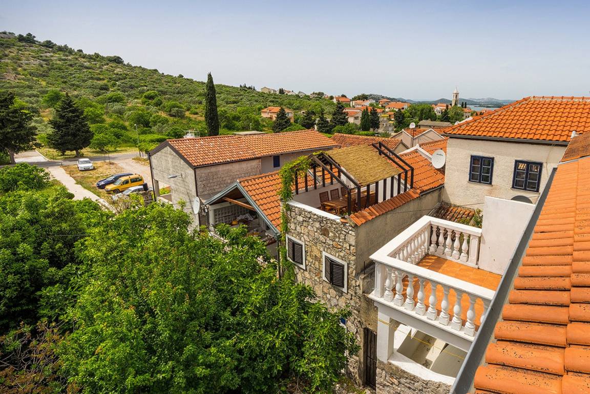 110 M² Ferienhaus ∙ 3 Schlafzimmer ∙ 6 Gäste - Murter