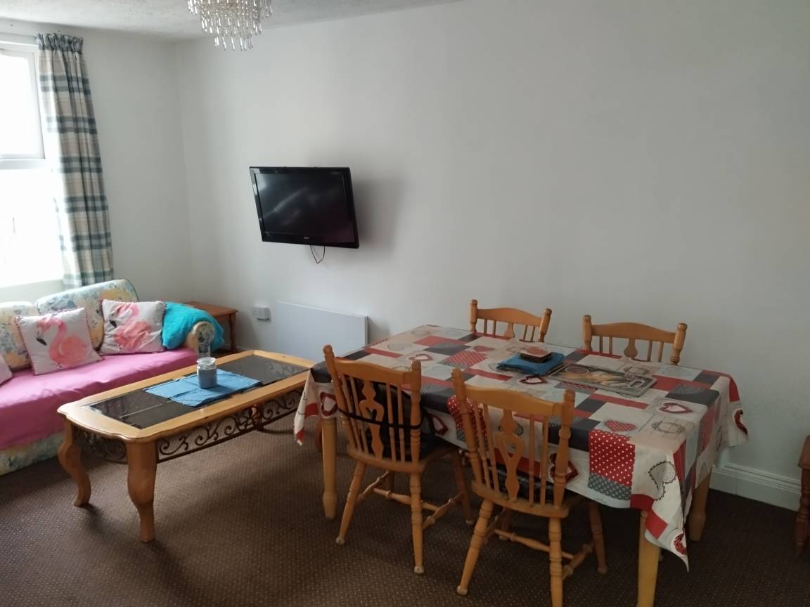 55 M² House ∙ 2 Bedrooms ∙ 4 Guests - Cork