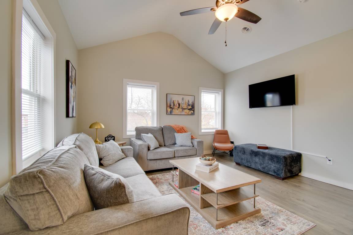 102 M² House ∙ 3 Bedrooms ∙ 8 Guests - Oswego, NY