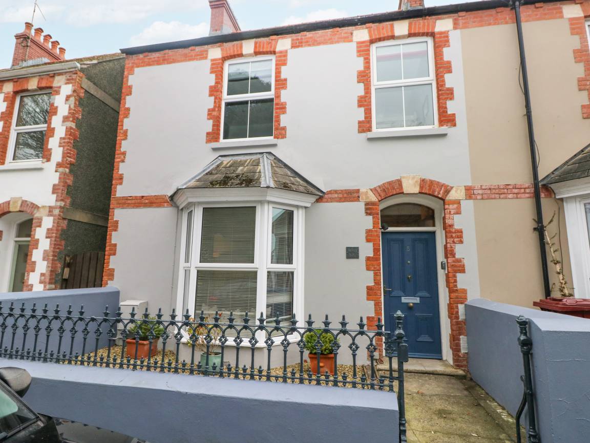 Cottage ∙ 4 Bedrooms ∙ 8 Guests - Tenby