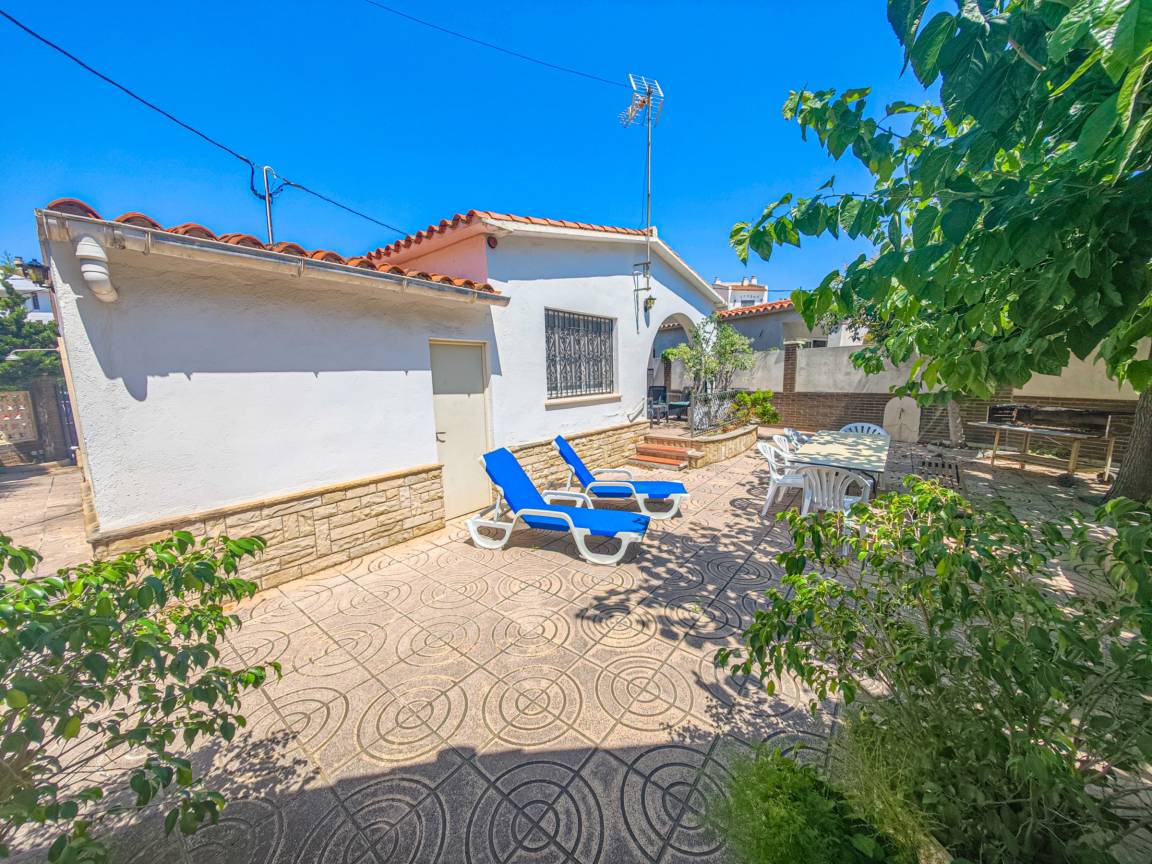 75 M² Huis ∙ 3 Slaapkamers ∙ 6 Gasten - Reus