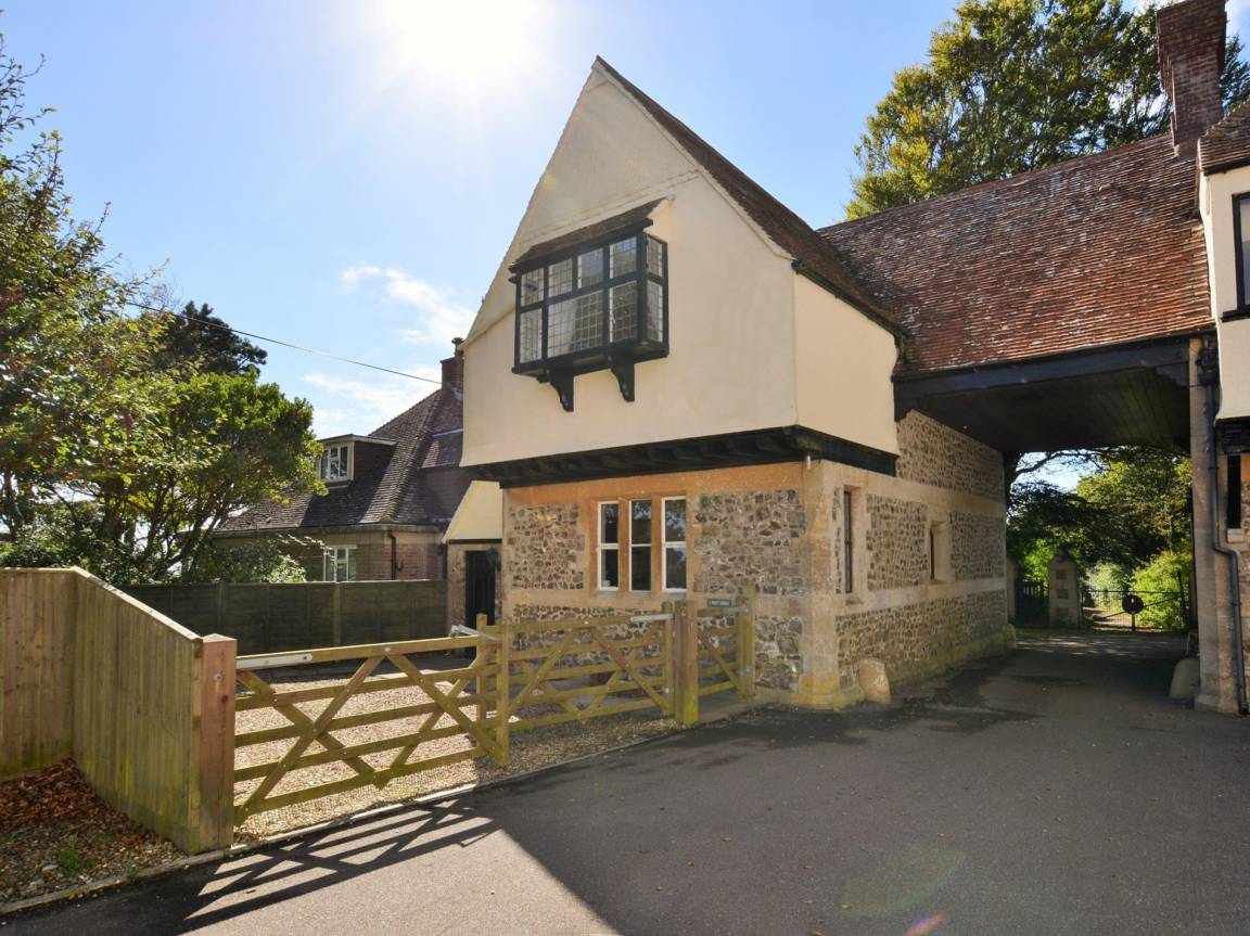 Cottage ∙ 3 Bedrooms ∙ 6 Guests - Beer