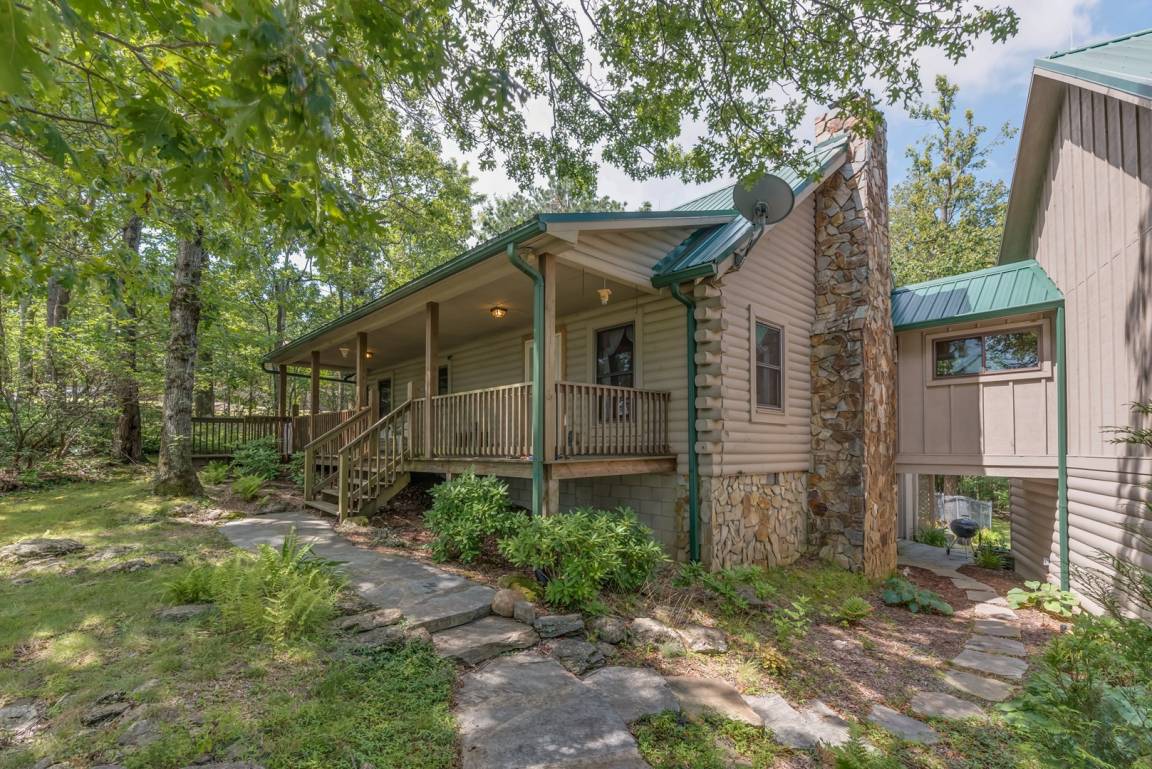 276 M² Cabin ∙ 3 Bedrooms ∙ 6 Guests - Tryon, NC