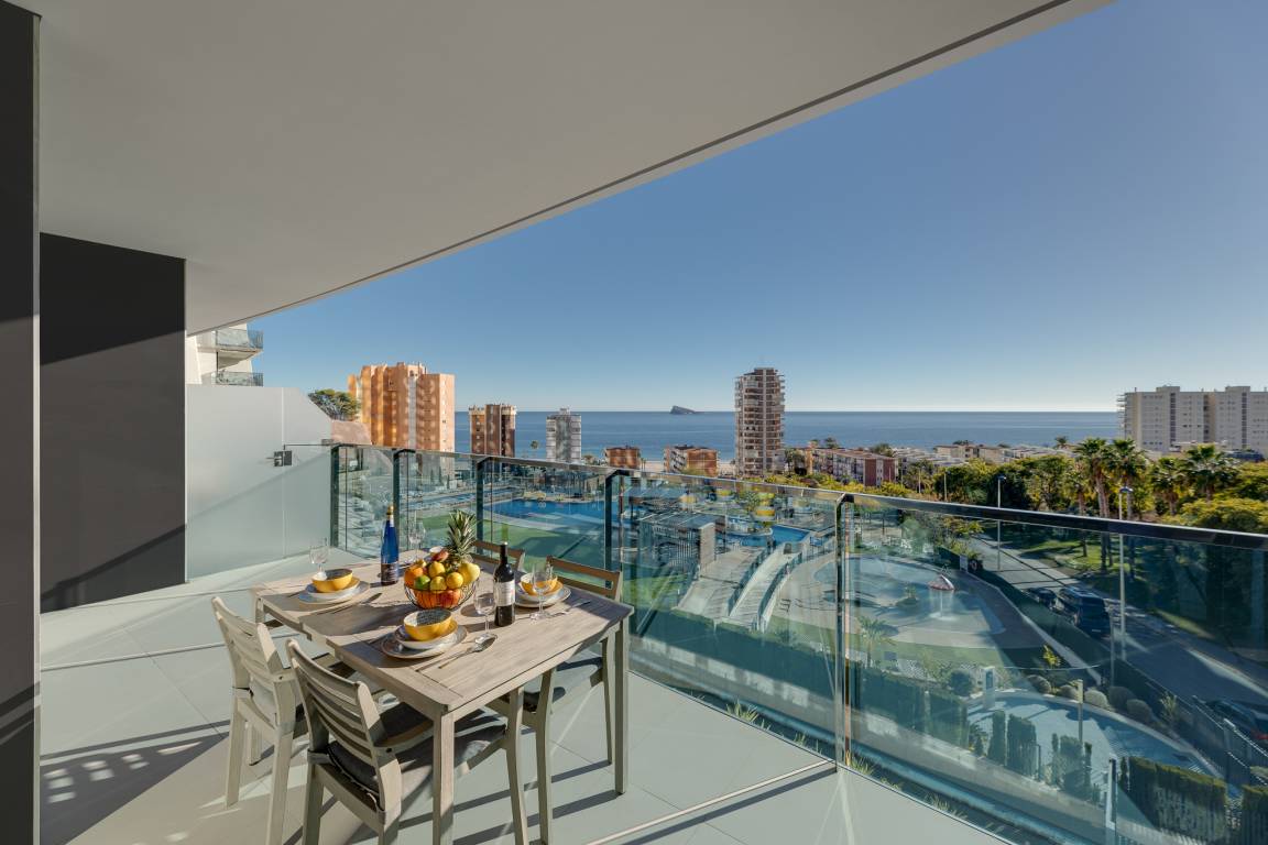 105 M² Apartamento ∙ 2 Habitaciones ∙ 4 Huéspedes - Benidorm