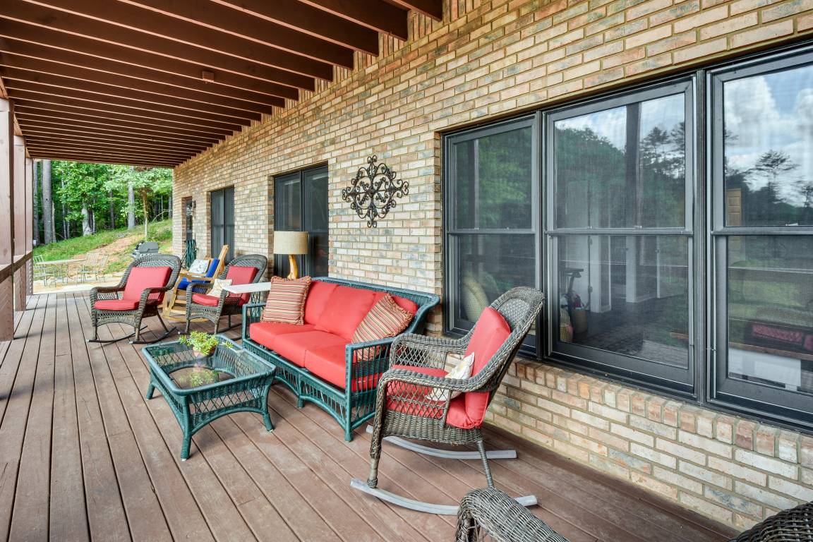 306 M² House ∙ 5 Bedrooms ∙ 10 Guests - Dahlonega, GA
