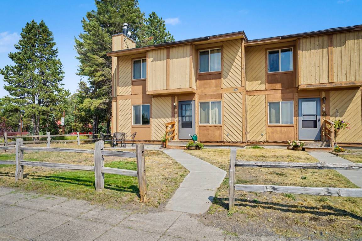 139 M² House ∙ 4 Bedrooms ∙ 8 Guests - West Yellowstone, MT