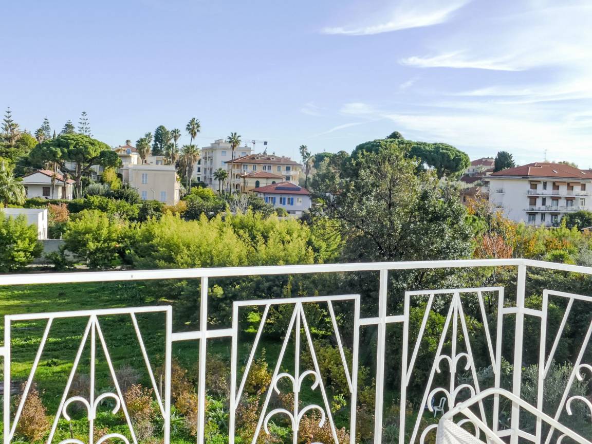 100 M² Appartement ∙ 2 Chambres ∙ 5 Personnes - Bordighera