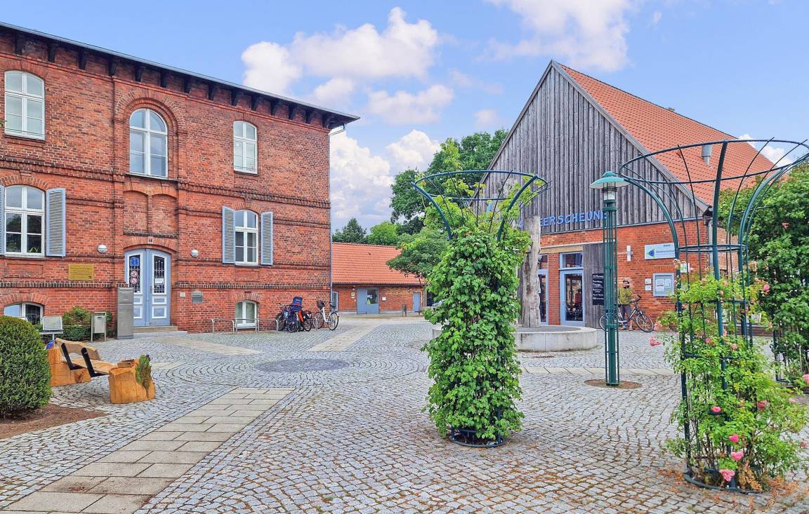 90 M² Ferienwohnung ∙ 2 Schlafzimmer ∙ 5 Gäste - Torgelow