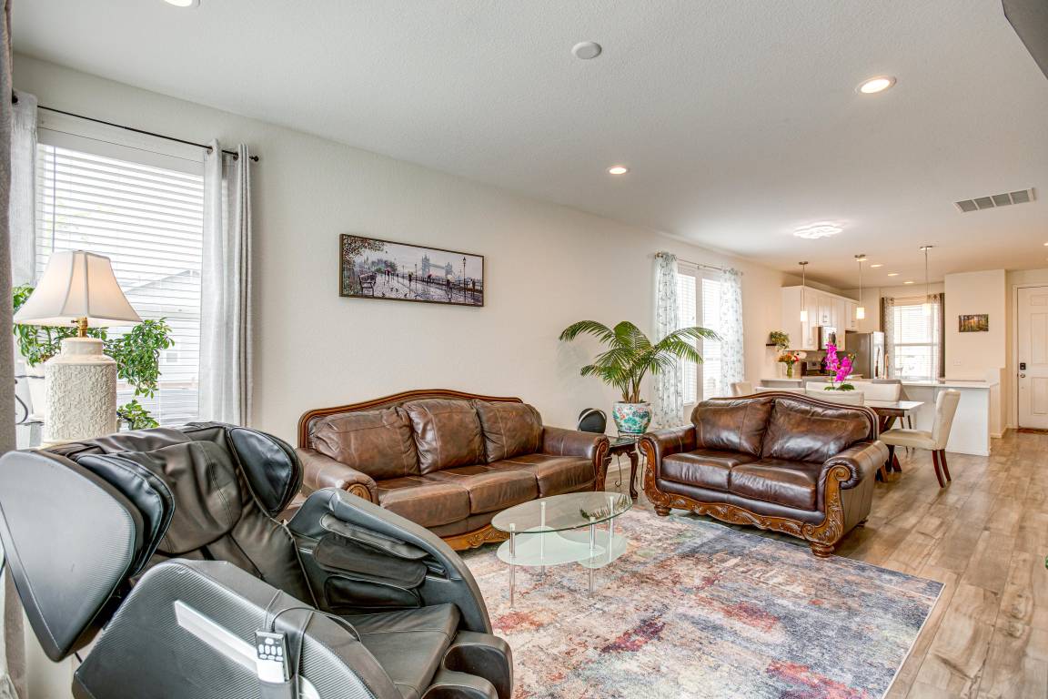 267 M² House ∙ 3 Bedrooms ∙ 6 Guests - Brighton, CO