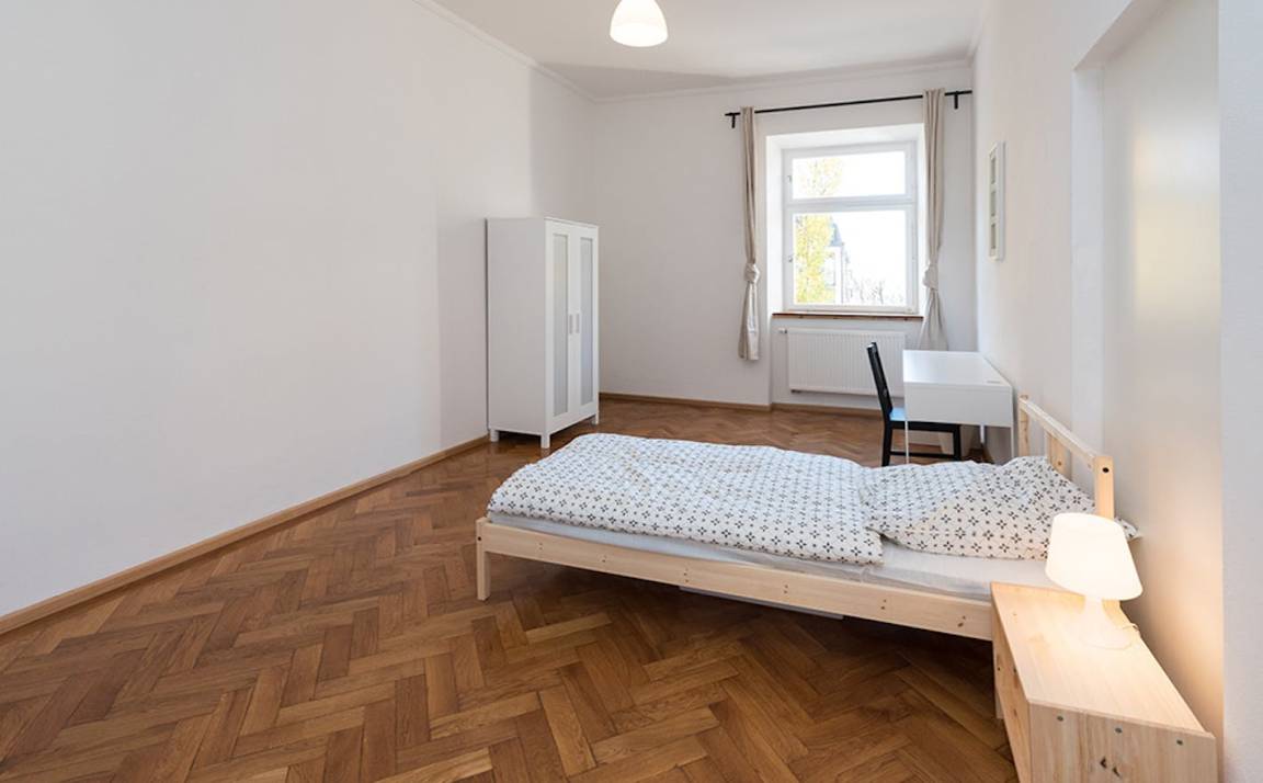 145 M² Private Room ∙ 1 Bedroom ∙ 1 Guest - München