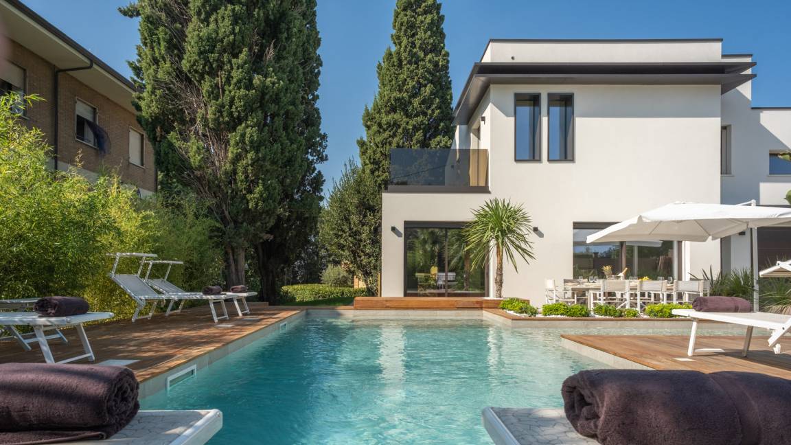 130 M² Villa ∙ 4 Camere Da Letto ∙ 8 Ospiti - Riccione