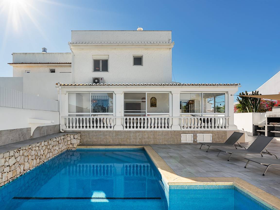 189 M² Villa ∙ 4 Bedrooms ∙ 8 Guests - Lagoa