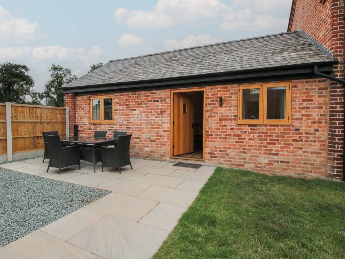Cottage ∙ 2 Bedrooms ∙ 4 Guests - Whitchurch
