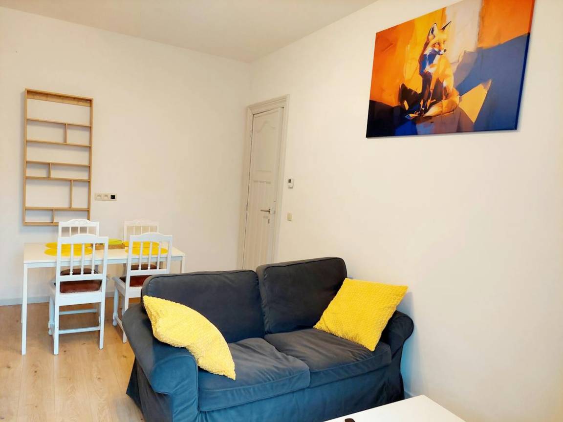 70 M² Apartamento ∙ 2 Habitaciones ∙ 2 Huéspedes - Charleroi