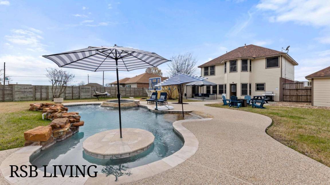 Casa ∙ 7 Habitaciones ∙ 16 Huéspedes - Willis, TX