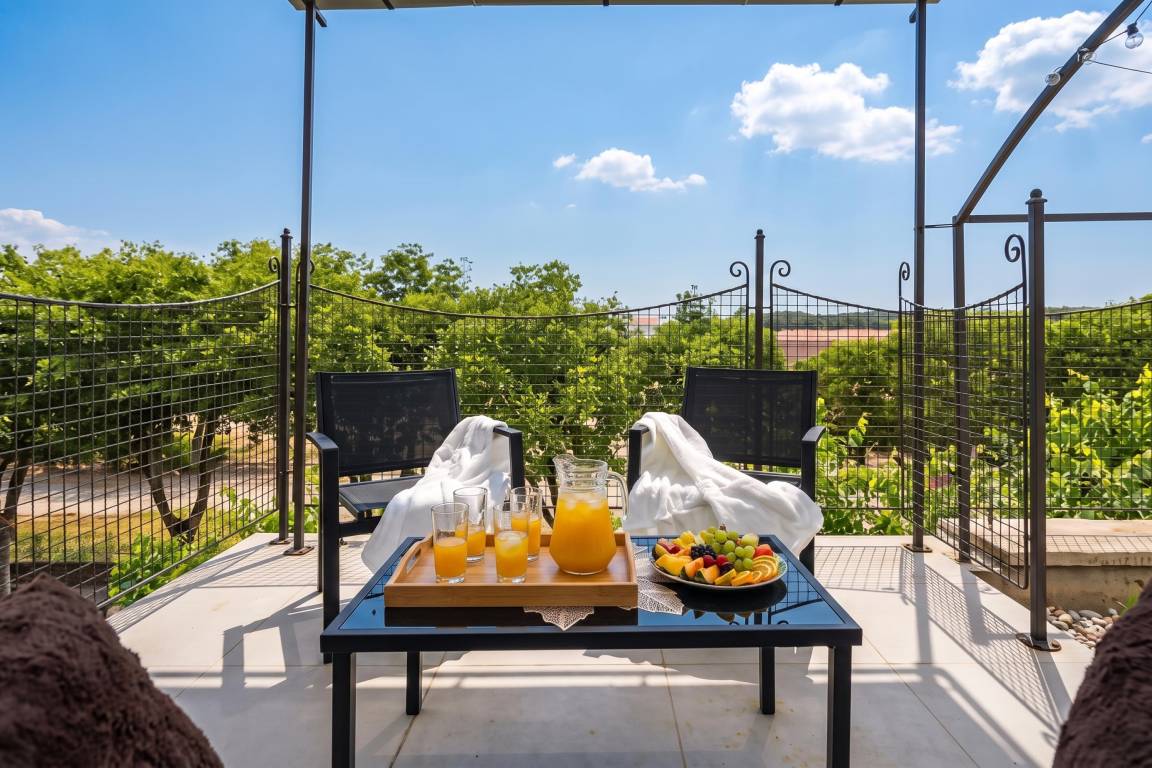 65 M² Apartamento ∙ 2 Habitaciones ∙ 5 Huéspedes - Premantura