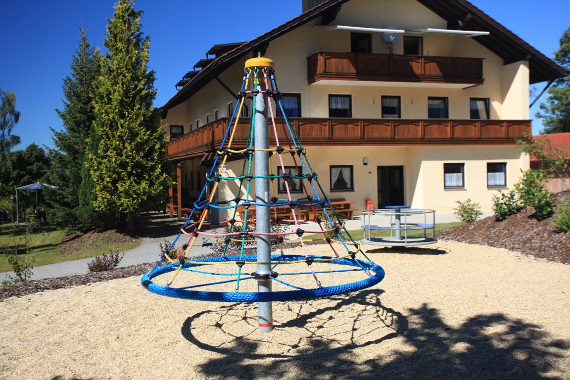 750 M² Ferienhaus ∙ 16 Schlafzimmer ∙ 60 Gäste - Breitenberg