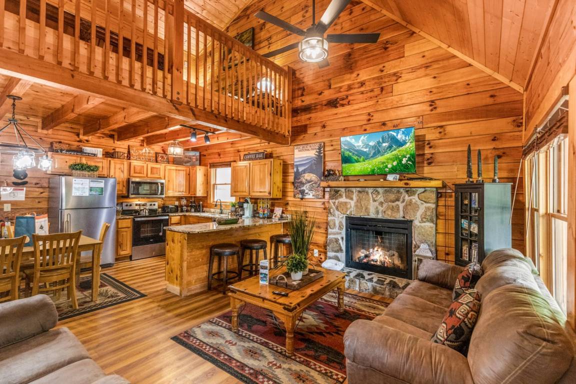 109 M² Cabin ∙ 2 Bedrooms ∙ 8 Guests - Pigeon Forge, TN