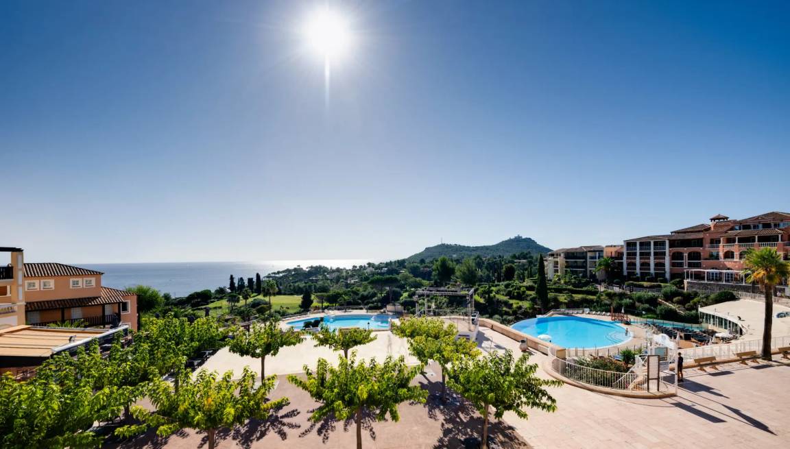 51 M² Appartement ∙ 1 Chambre ∙ 7 Personnes - Fréjus