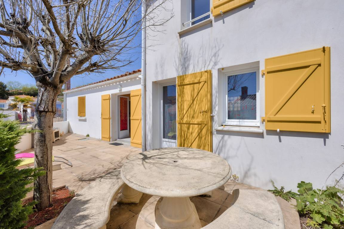 60 M² House ∙ 3 Bedrooms ∙ 6 Guests - Angles