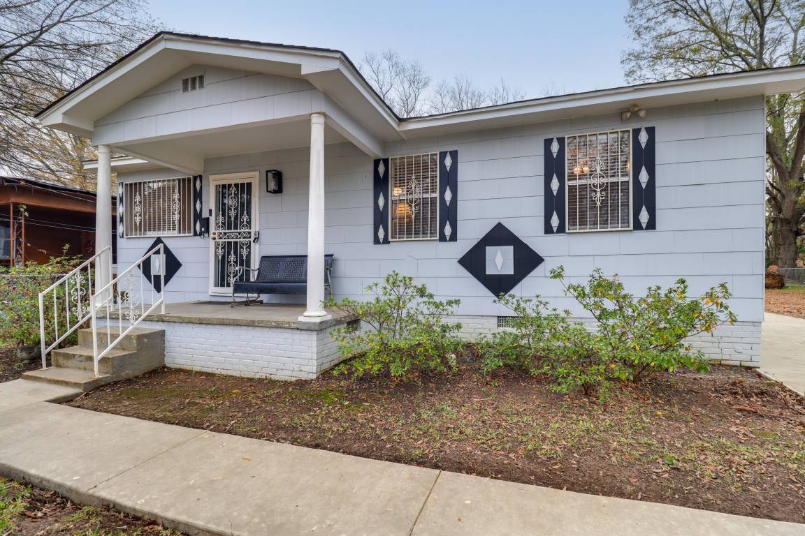 95 M² House ∙ 3 Bedrooms ∙ 6 Guests - Jackson, MI