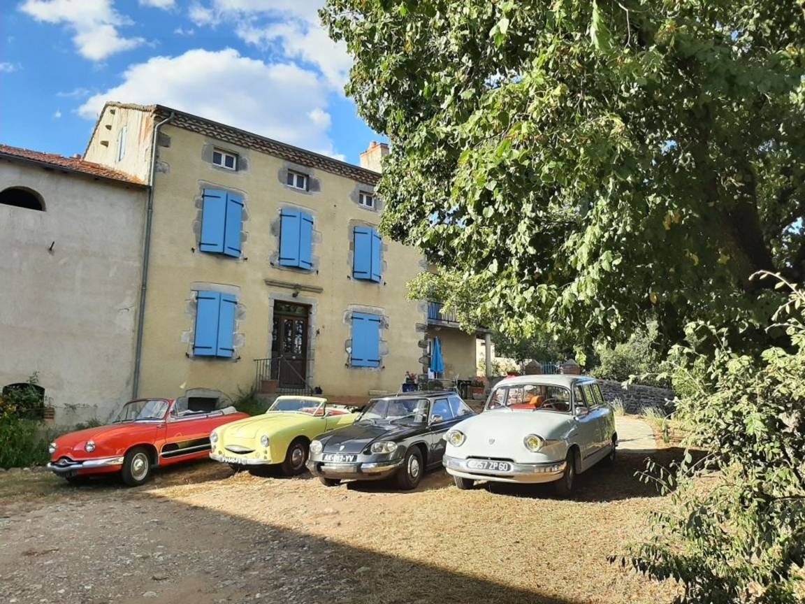 200 M² Cottage ∙ 5 Bedrooms ∙ 14 Guests - Brioude