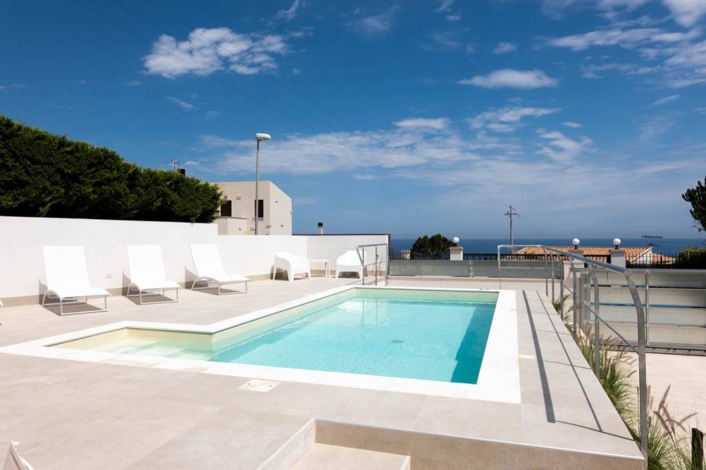 130 M² Villa ∙ 4 Bedrooms ∙ 10 Guests - カステッランマーレ・デル・ゴルフォ