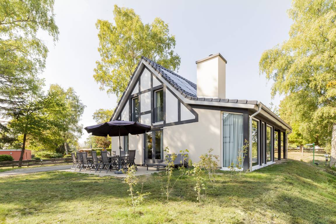 154 M² Bungalow ∙ 6 Schlafzimmer ∙ 12 Gäste - Rheinland-Pfalz