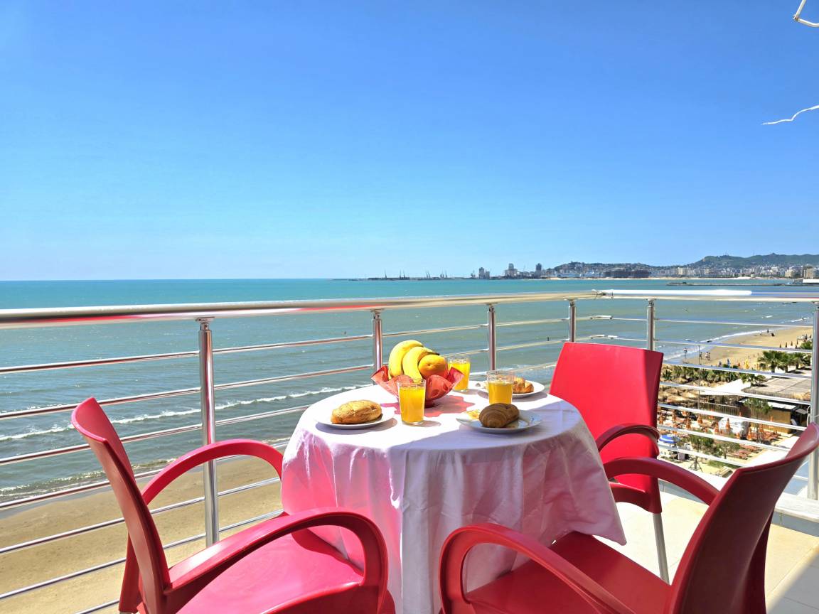 65 M² Apartment ∙ 1 Bedroom ∙ 3 Guests - Durrës