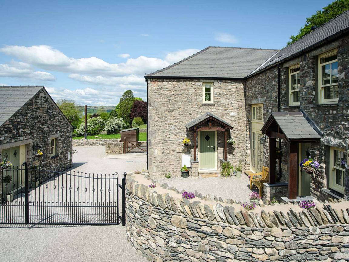 Cottage ∙ 4 Bedrooms ∙ 8 Guests - Kendal
