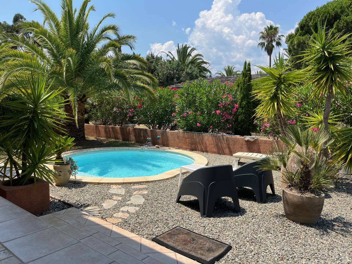 100 M² Villa ∙ 2 Bedrooms ∙ 6 Guests - Corsica