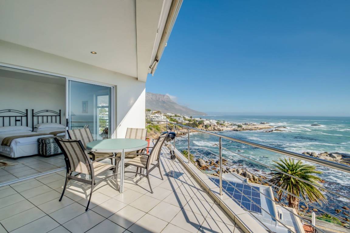 Apartment ∙ 2 Bedrooms ∙ 4 Guests - Camps Bay