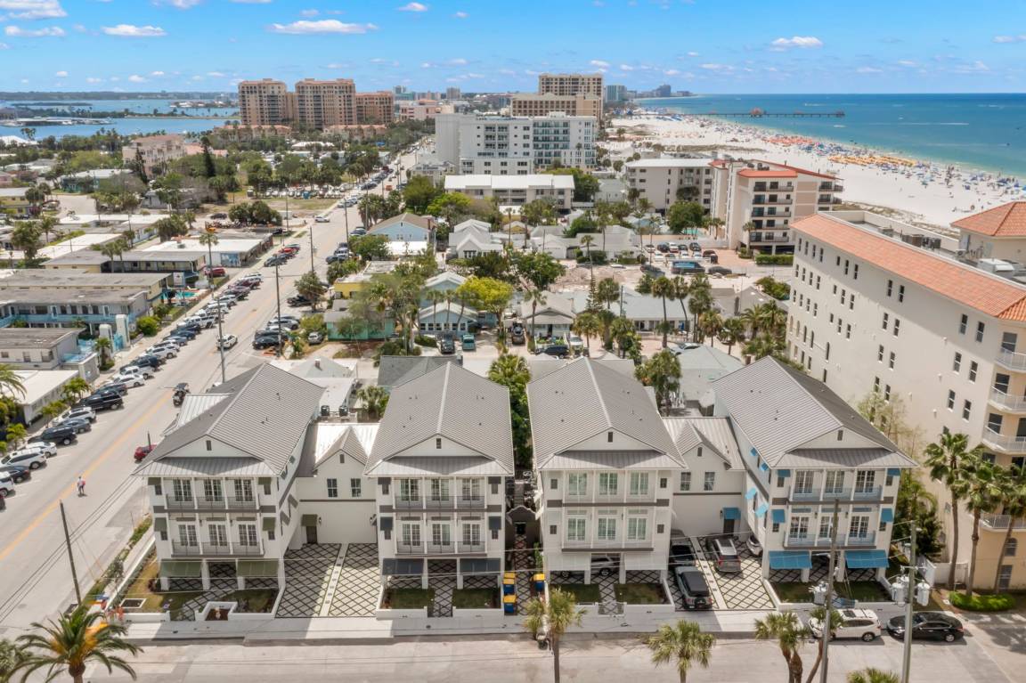 House ∙ 24 Bedrooms ∙ 56 Guests - Clearwater Beach, FL