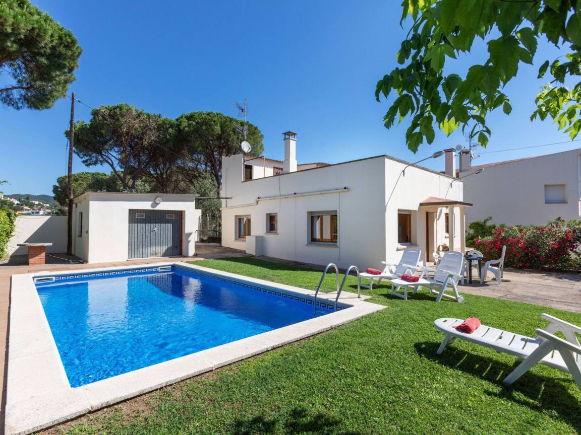 75 M² House ∙ 1 Bedroom ∙ 6 Guests - Palamós